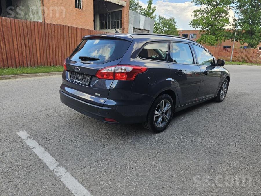 Pelēks Ford Focus 2014 Cēsis, ar dzinēja tilpumu 1.00 L un nobraukumu 310 tūkst. km par 2800 €, foto 5 vietnē AUTOMOTO.COM.LV