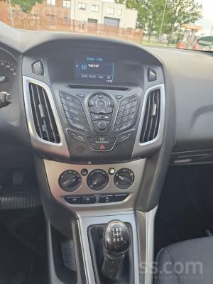 Pelēks Ford Focus 2014 Cēsis, ar dzinēja tilpumu 1.00 L un nobraukumu 310 tūkst. km par 2800 €, foto 15 vietnē AUTOMOTO.COM.LV