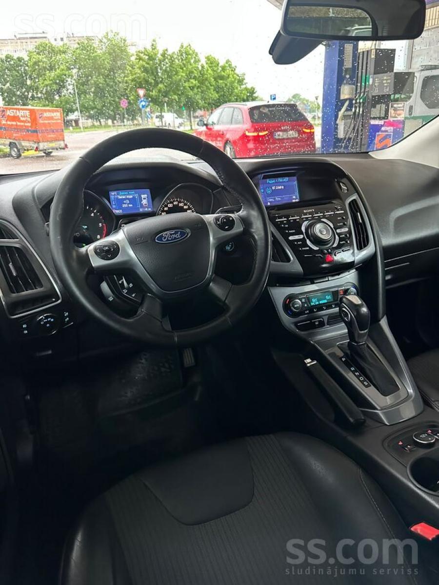 Grey Ford Focus 2014 in Jelgava, with an engine capacity of 2.00 L and mileage of 315 thousand km for 3900 €, photo 11 on AUTOMOTO.COM.LV