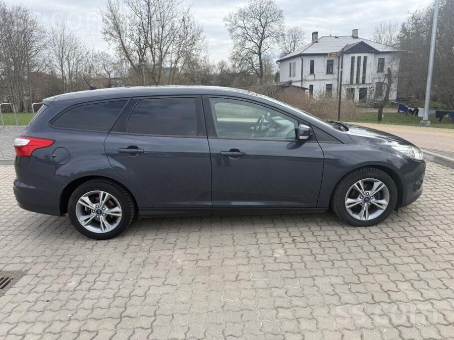 Grey Ford Focus 2014 in Saldus, with an engine capacity of 1.60 L and mileage of 252 thousand km for 4440 €, photo 5 on AUTOMOTO.COM.LV
