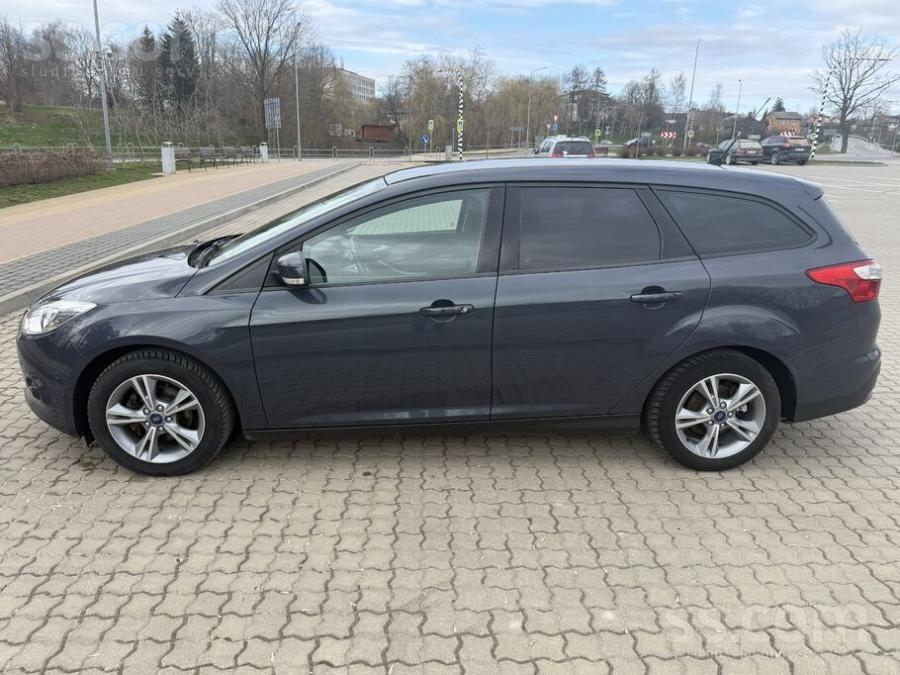 Grey Ford Focus 2014 in Saldus, with an engine capacity of 1.60 L and mileage of 252 thousand km for 4440 €, photo 6 on AUTOMOTO.COM.LV