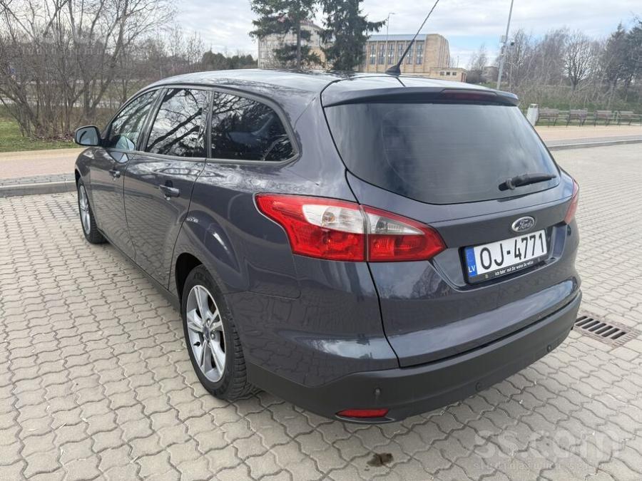 Grey Ford Focus 2014 in Saldus, with an engine capacity of 1.60 L and mileage of 252 thousand km for 4440 €, photo 9 on AUTOMOTO.COM.LV