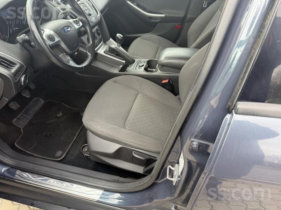 Grey Ford Focus 2014 in Saldus, with an engine capacity of 1.60 L and mileage of 252 thousand km for 4440 €, photo 14 on AUTOMOTO.COM.LV