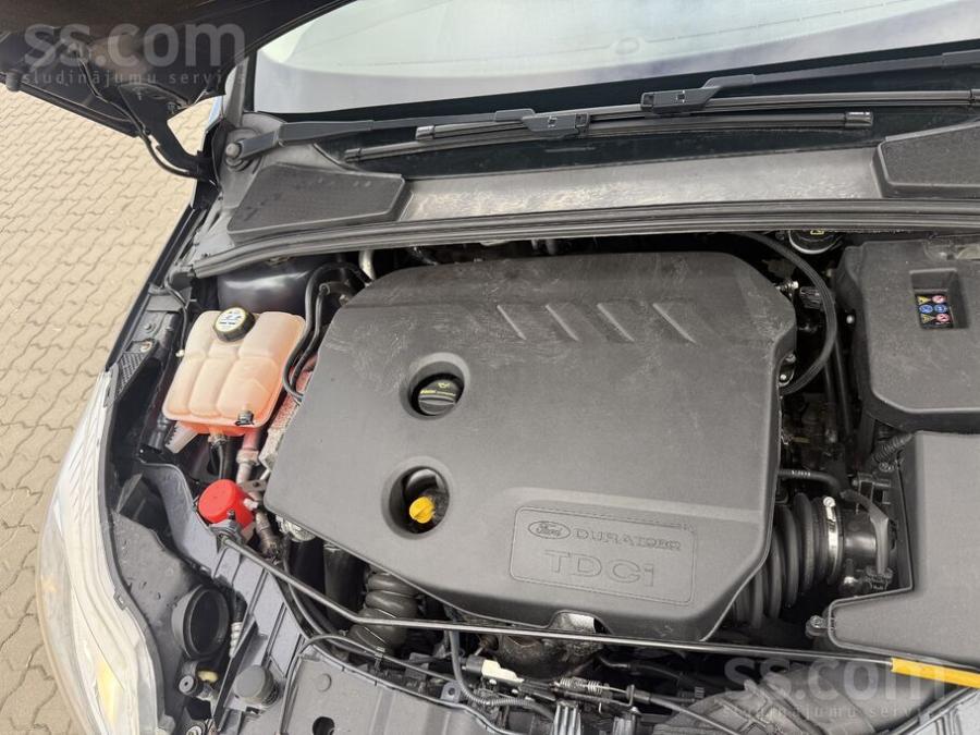 Grey Ford Focus 2014 in Saldus, with an engine capacity of 1.60 L and mileage of 252 thousand km for 4440 €, photo 15 on AUTOMOTO.COM.LV