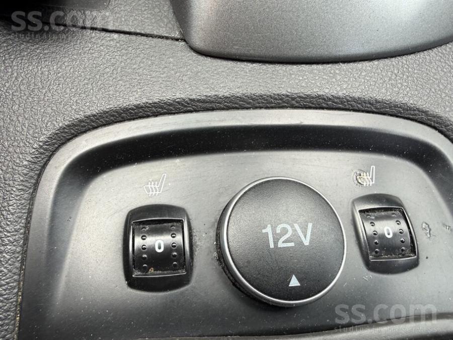 Grey Ford Focus 2014 in Saldus, with an engine capacity of 1.60 L and mileage of 252 thousand km for 4440 €, photo 20 on AUTOMOTO.COM.LV