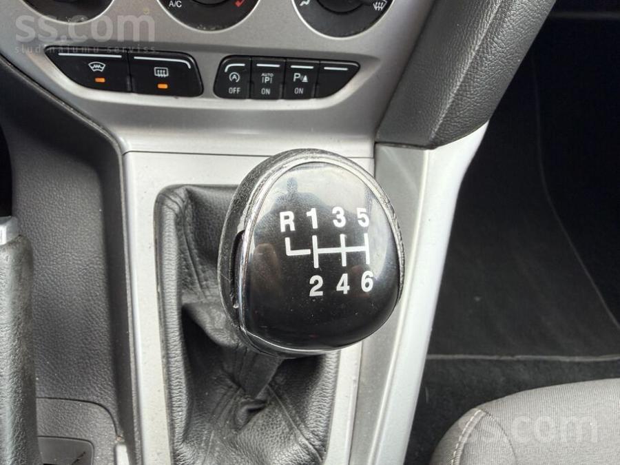 Grey Ford Focus 2014 in Saldus, with an engine capacity of 1.60 L and mileage of 252 thousand km for 4440 €, photo 22 on AUTOMOTO.COM.LV