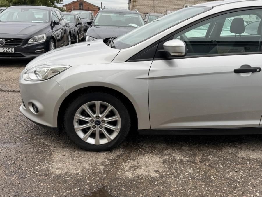 Grey Ford Focus 2014 in Riga, with an engine capacity of 1.00 L and mileage of 172 thousand km for 4390 €, photo 4 on AUTOMOTO.COM.LV