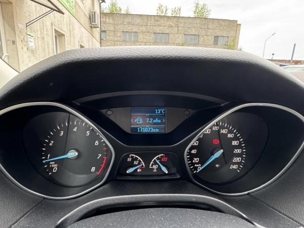 Pelēks Ford Focus 2014 Rīga, ar dzinēja tilpumu 1.00 L un nobraukumu 172 tūkst. km par 4390 €, foto 6 vietnē AUTOMOTO.COM.LV