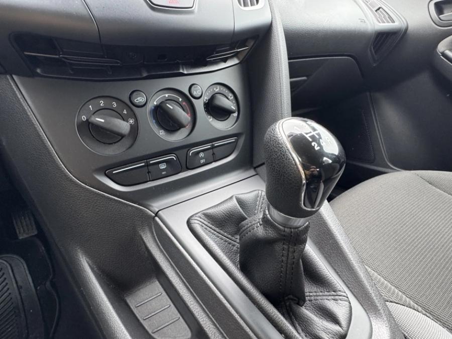 Grey Ford Focus 2014 in Riga, with an engine capacity of 1.00 L and mileage of 172 thousand km for 4390 €, photo 9 on AUTOMOTO.COM.LV