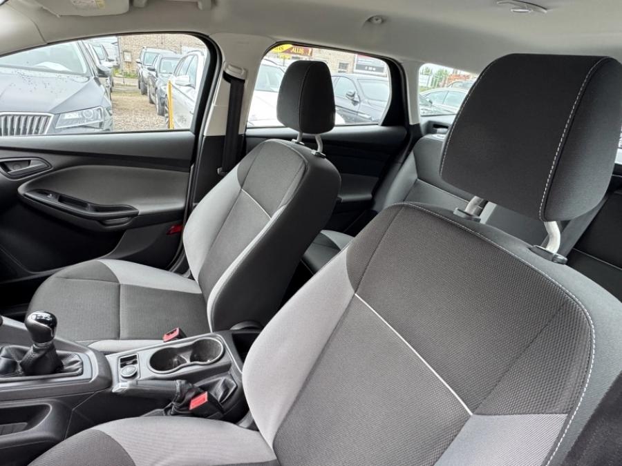 Grey Ford Focus 2014 in Riga, with an engine capacity of 1.00 L and mileage of 172 thousand km for 4390 €, photo 24 on AUTOMOTO.COM.LV