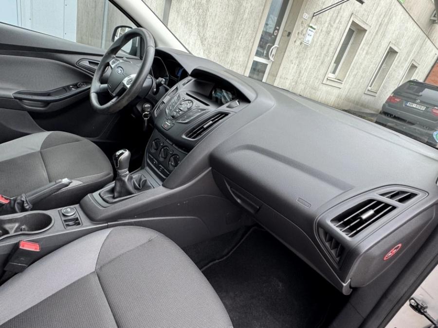 Grey Ford Focus 2014 in Riga, with an engine capacity of 1.00 L and mileage of 172 thousand km for 4390 €, photo 25 on AUTOMOTO.COM.LV