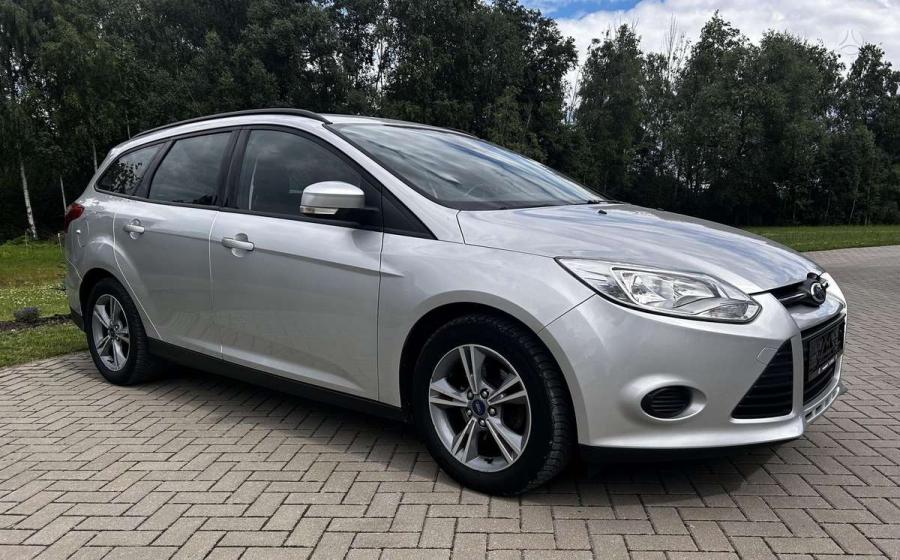 Pelēks Ford Focus 2014 Utena, ar dzinēja tilpumu 1.00 L un nobraukumu 246 tūkst. km par 2950 €, foto 6 vietnē AUTOMOTO.COM.LV