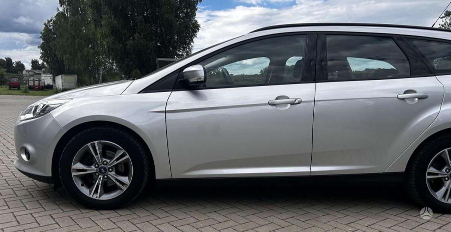 Pelēks Ford Focus 2014 Utena, ar dzinēja tilpumu 1.00 L un nobraukumu 246 tūkst. km par 2950 €, foto 11 vietnē AUTOMOTO.COM.LV