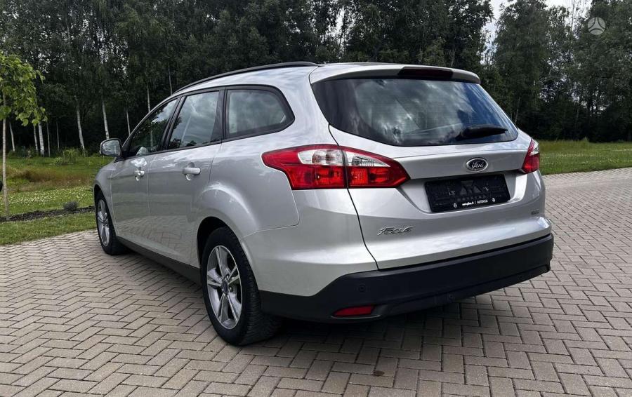 Pelēks Ford Focus 2014 Utena, ar dzinēja tilpumu 1.00 L un nobraukumu 246 tūkst. km par 2950 €, foto 17 vietnē AUTOMOTO.COM.LV