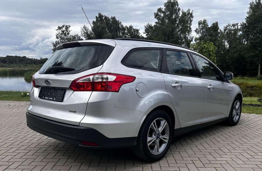 Pelēks Ford Focus 2014 Utena, ar dzinēja tilpumu 1.00 L un nobraukumu 246 tūkst. km par 2950 €, foto 18 vietnē AUTOMOTO.COM.LV