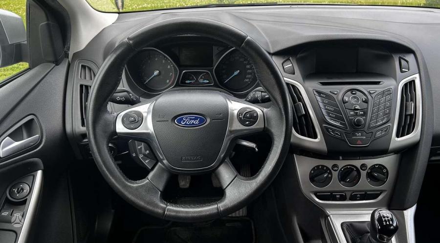 Pelēks Ford Focus 2014 Utena, ar dzinēja tilpumu 1.00 L un nobraukumu 246 tūkst. km par 2950 €, foto 22 vietnē AUTOMOTO.COM.LV