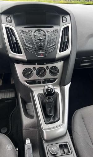 Pelēks Ford Focus 2014 Utena, ar dzinēja tilpumu 1.00 L un nobraukumu 246 tūkst. km par 2950 €, foto 25 vietnē AUTOMOTO.COM.LV