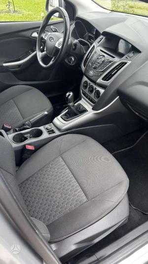 Pelēks Ford Focus 2014 Utena, ar dzinēja tilpumu 1.00 L un nobraukumu 246 tūkst. km par 2950 €, foto 28 vietnē AUTOMOTO.COM.LV