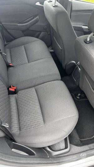 Pelēks Ford Focus 2014 Utena, ar dzinēja tilpumu 1.00 L un nobraukumu 246 tūkst. km par 2950 €, foto 29 vietnē AUTOMOTO.COM.LV