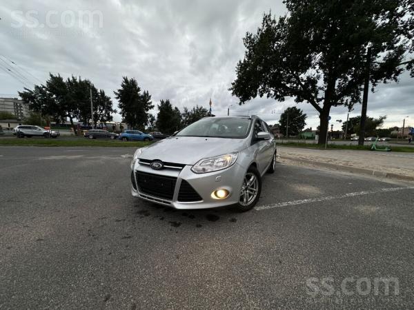Pelēks Ford Focus 2014 Rīga, ar dzinēja tilpumu 1.60 L un nobraukumu 127 tūkst. km par 3699 €, foto 1 vietnē AUTOMOTO.COM.LV