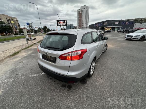 Pelēks Ford Focus 2014 Rīga, ar dzinēja tilpumu 1.60 L un nobraukumu 127 tūkst. km par 3699 €, foto 3 vietnē AUTOMOTO.COM.LV