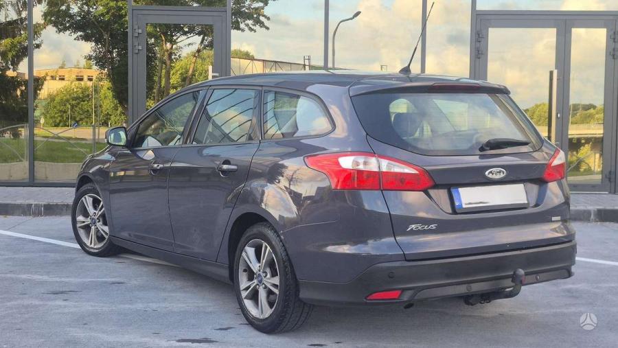 Pelēks Ford Focus 2014 Klaipėda, ar dzinēja tilpumu 1.00 L un nobraukumu 278 tūkst. km par 2200 €, foto 3 vietnē AUTOMOTO.COM.LV
