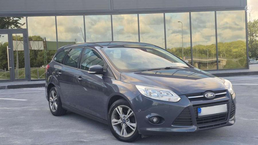 Pelēks Ford Focus 2014 Klaipėda, ar dzinēja tilpumu 1.00 L un nobraukumu 278 tūkst. km par 2200 €, foto 4 vietnē AUTOMOTO.COM.LV