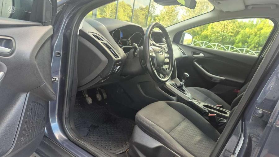 Pelēks Ford Focus 2014 Klaipėda, ar dzinēja tilpumu 1.00 L un nobraukumu 278 tūkst. km par 2200 €, foto 13 vietnē AUTOMOTO.COM.LV