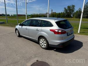 Pelēks Ford Focus 2014 Rīga, ar dzinēja tilpumu 1.60 L un nobraukumu 232 tūkst. km par 2600 €, foto 3 vietnē AUTOMOTO.COM.LV