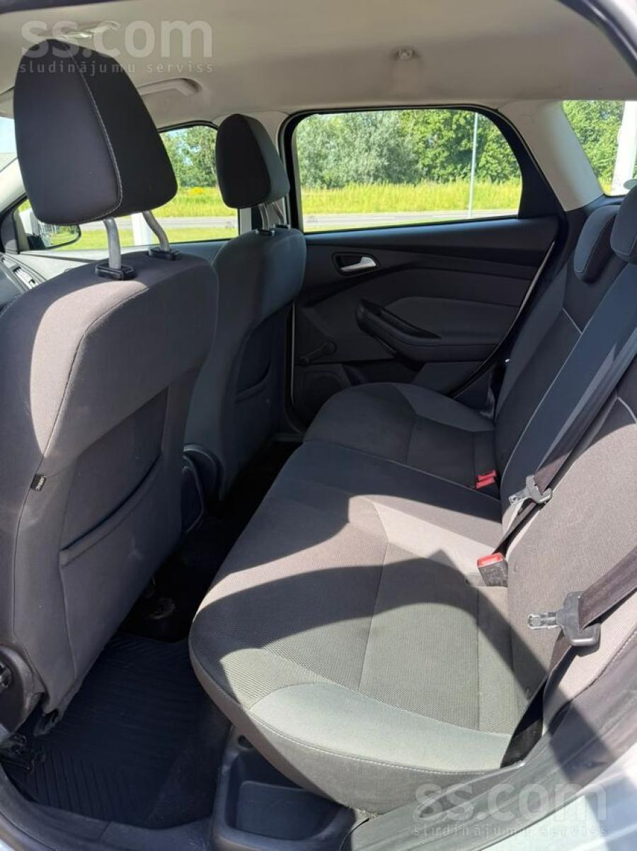 Pelēks Ford Focus 2014 Rīga, ar dzinēja tilpumu 1.60 L un nobraukumu 232 tūkst. km par 2600 €, foto 6 vietnē AUTOMOTO.COM.LV