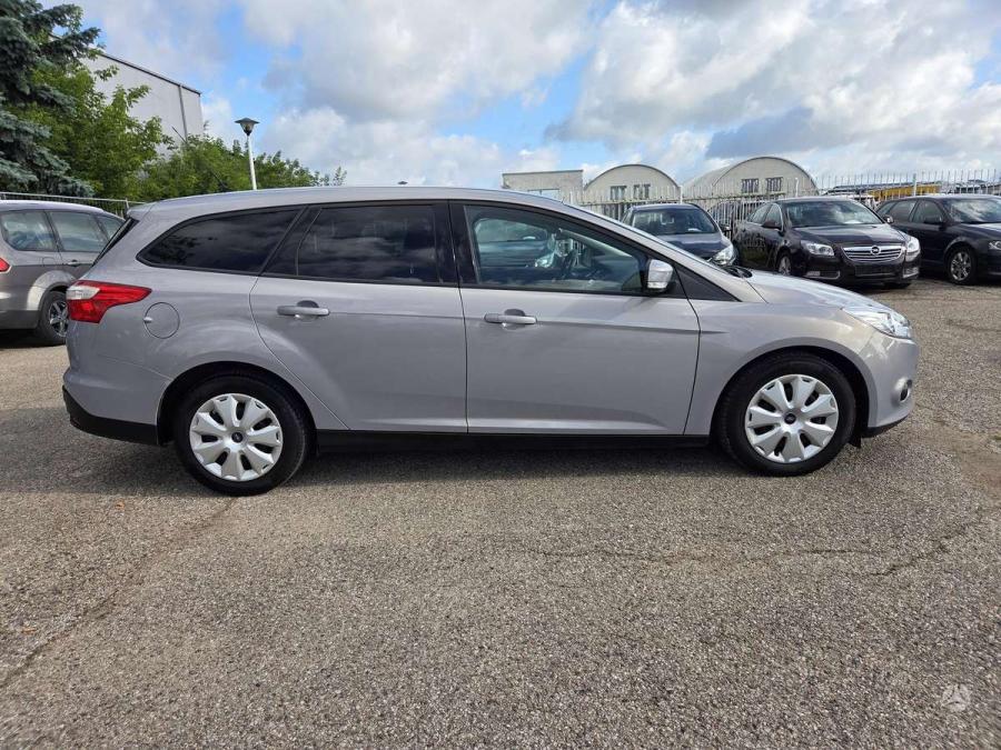 Grey Ford Focus 2014 in Marijampole, with an engine capacity of 1.56 L and mileage of 248 thousand km for 3300 €, photo 4 on AUTOMOTO.COM.LV