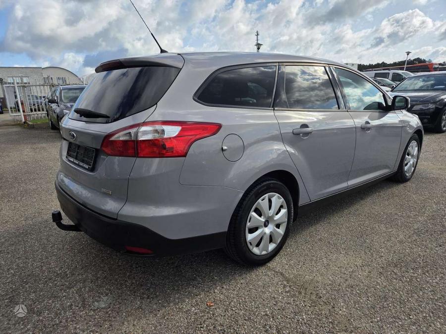 Grey Ford Focus 2014 in Marijampole, with an engine capacity of 1.56 L and mileage of 248 thousand km for 3300 €, photo 5 on AUTOMOTO.COM.LV