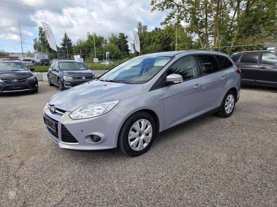 Grey Ford Focus 2014 in Marijampole, with an engine capacity of 1.56 L and mileage of 248 thousand km for 3300 €, photo 9 on AUTOMOTO.COM.LV