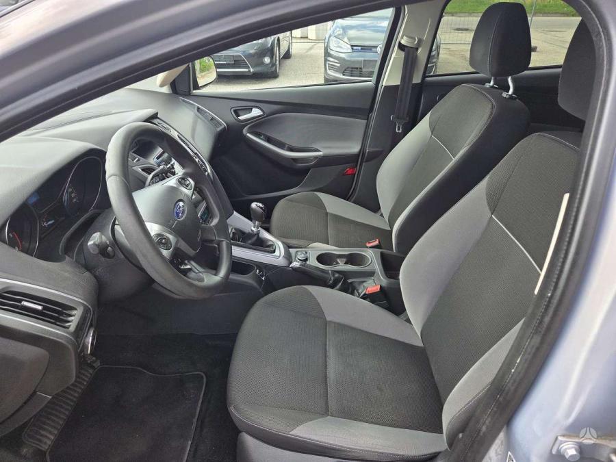Grey Ford Focus 2014 in Marijampole, with an engine capacity of 1.56 L and mileage of 248 thousand km for 3300 €, photo 11 on AUTOMOTO.COM.LV