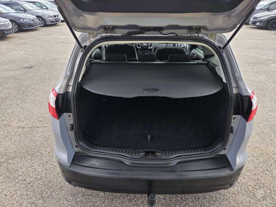 Grey Ford Focus 2014 in Marijampole, with an engine capacity of 1.56 L and mileage of 248 thousand km for 3300 €, photo 13 on AUTOMOTO.COM.LV