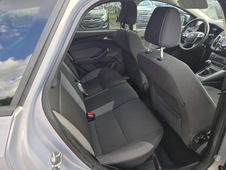Grey Ford Focus 2014 in Marijampole, with an engine capacity of 1.56 L and mileage of 248 thousand km for 3300 €, photo 14 on AUTOMOTO.COM.LV