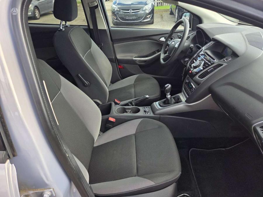 Grey Ford Focus 2014 in Marijampole, with an engine capacity of 1.56 L and mileage of 248 thousand km for 3300 €, photo 15 on AUTOMOTO.COM.LV