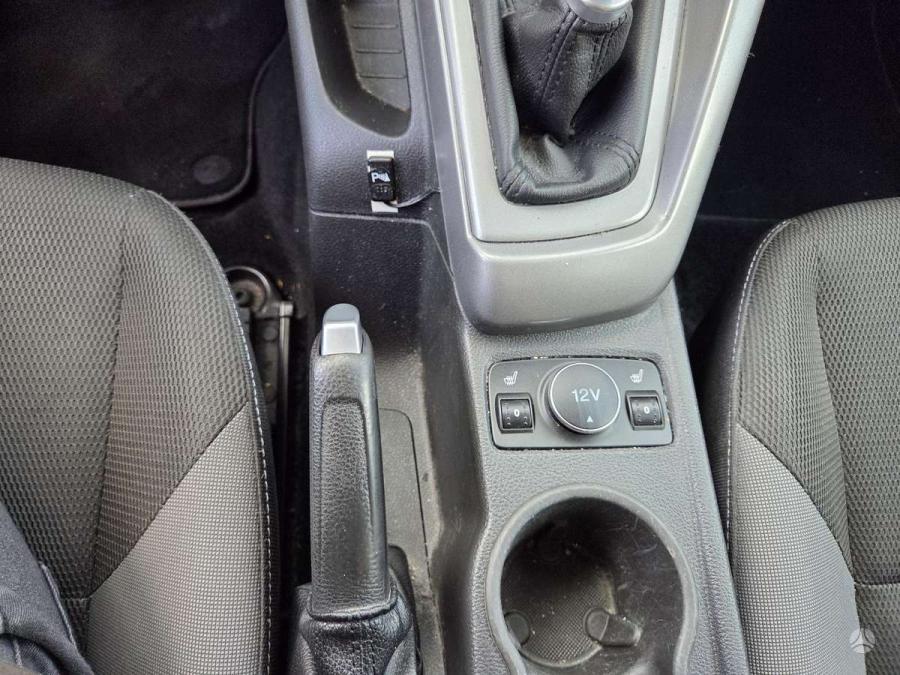 Grey Ford Focus 2014 in Marijampole, with an engine capacity of 1.56 L and mileage of 248 thousand km for 3300 €, photo 21 on AUTOMOTO.COM.LV