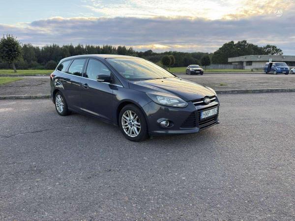 Ford Focus 2014 in Kaunas on AUTOMOTO.COM.LV Grey Ford Focus 2014 in Kaunas, with an engine capacity of 1.56 L and mileage of 270 thousand km for 2850 β¬, photo 5 on AUTOMOTO.COM.LV