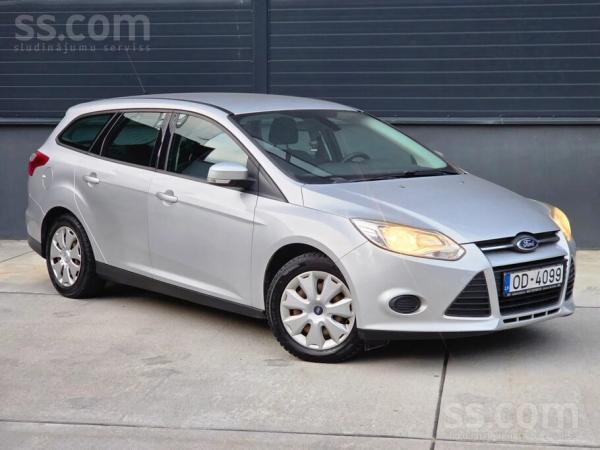 Ford Focus 2014 Rīga vietnē Pelēks Ford Focus 2014 Rīga, ar dzinēja tilpumu 1.60 L un nobraukumu 236 tūkst. km par 2990 €, foto 5 vietnē AUTOMOTO.COM.LV