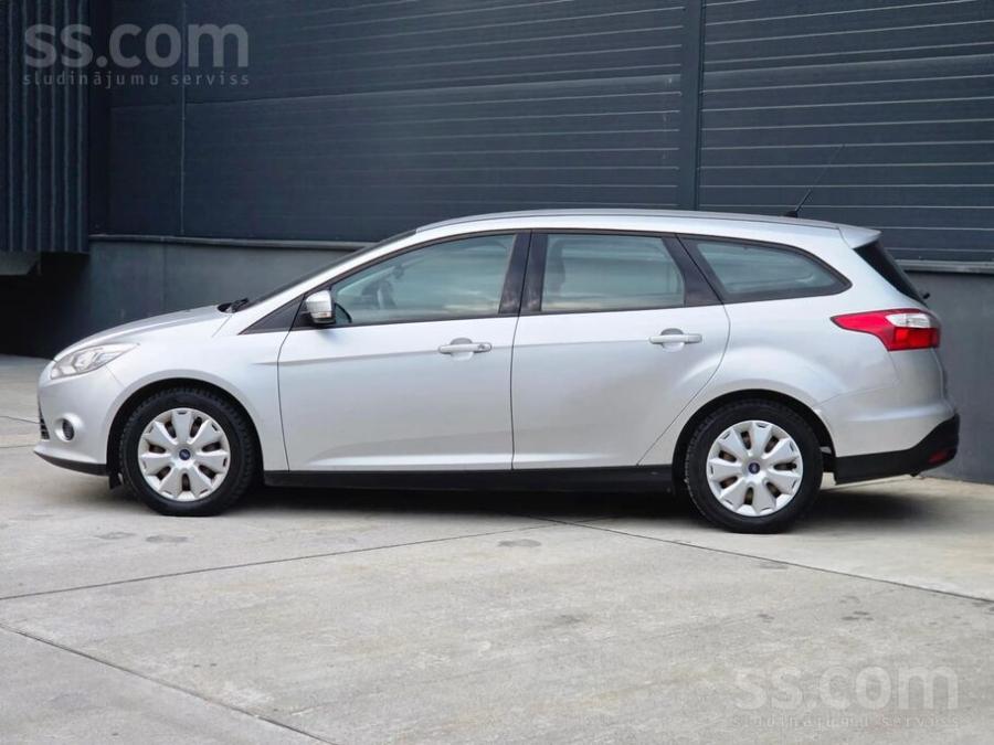 Pelēks Ford Focus 2014 Rīga, ar dzinēja tilpumu 1.60 L un nobraukumu 236 tūkst. km par 2990 €, foto 12 vietnē AUTOMOTO.COM.LV