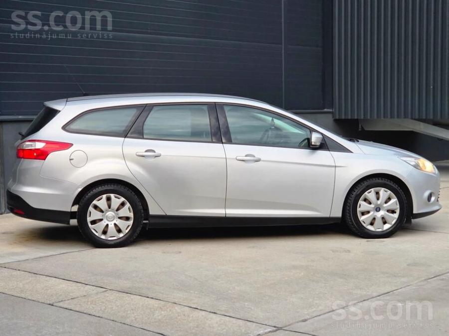 Pelēks Ford Focus 2014 Rīga, ar dzinēja tilpumu 1.60 L un nobraukumu 236 tūkst. km par 2990 €, foto 13 vietnē AUTOMOTO.COM.LV