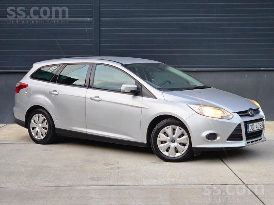 Pelēks Ford Focus 2014 Rīga, ar dzinēja tilpumu 1.60 L un nobraukumu 236 tūkst. km par 2990 €, foto 15 vietnē AUTOMOTO.COM.LV