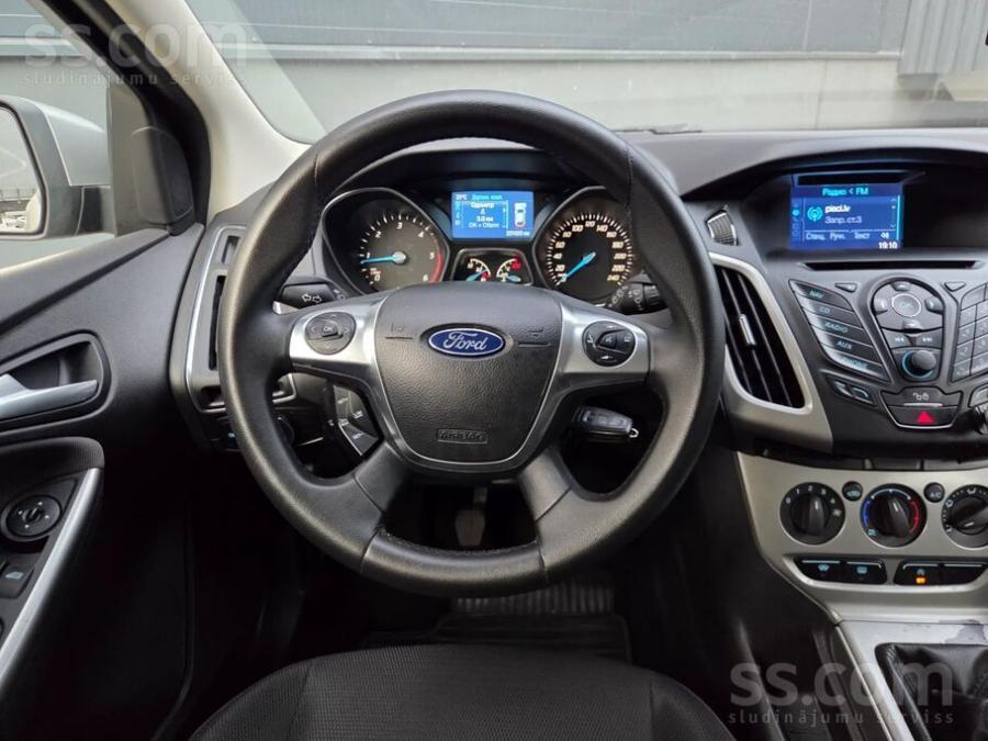 Pelēks Ford Focus 2014 Rīga, ar dzinēja tilpumu 1.60 L un nobraukumu 236 tūkst. km par 2990 €, foto 21 vietnē AUTOMOTO.COM.LV