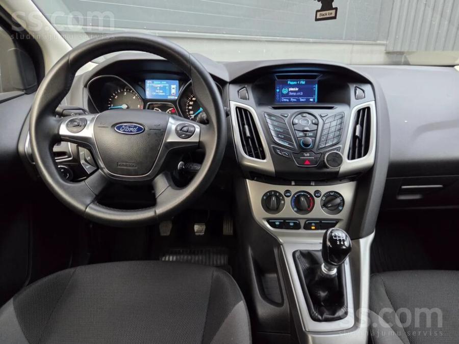 Pelēks Ford Focus 2014 Rīga, ar dzinēja tilpumu 1.60 L un nobraukumu 236 tūkst. km par 2990 €, foto 22 vietnē AUTOMOTO.COM.LV