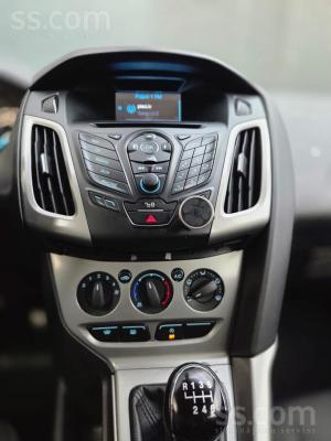 Pelēks Ford Focus 2014 Rīga, ar dzinēja tilpumu 1.60 L un nobraukumu 236 tūkst. km par 2990 €, foto 24 vietnē AUTOMOTO.COM.LV