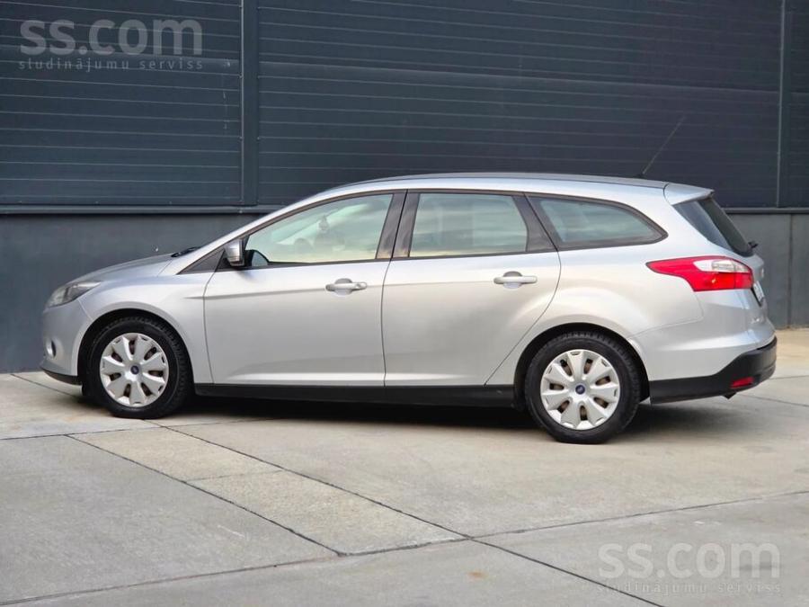 Pelēks Ford Focus 2014 Rīga, ar dzinēja tilpumu 1.60 L un nobraukumu 236 tūkst. km par 2990 €, foto 26 vietnē AUTOMOTO.COM.LV