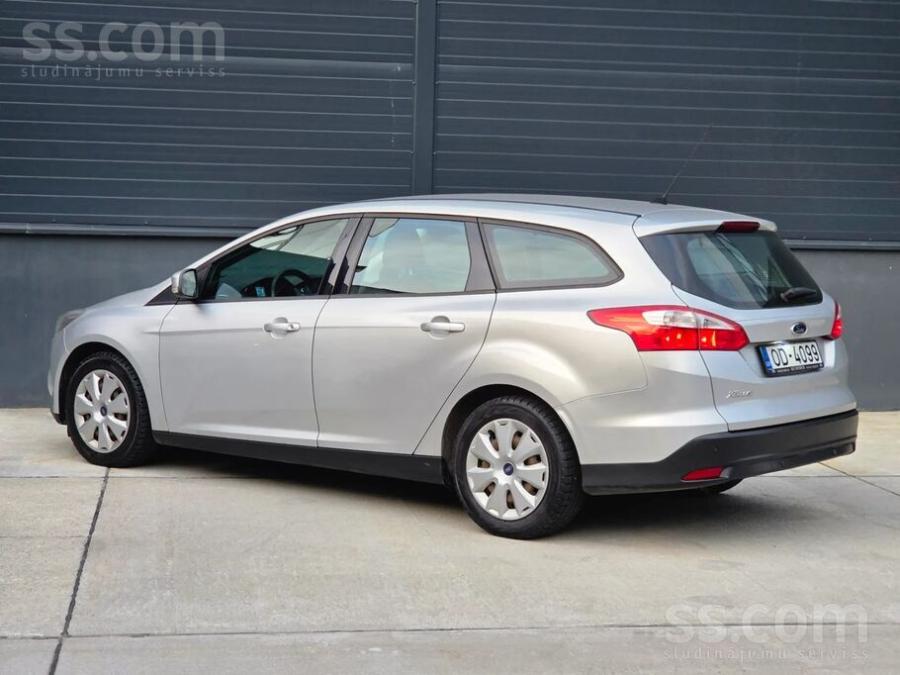 Pelēks Ford Focus 2014 Rīga, ar dzinēja tilpumu 1.60 L un nobraukumu 236 tūkst. km par 2990 €, foto 27 vietnē AUTOMOTO.COM.LV