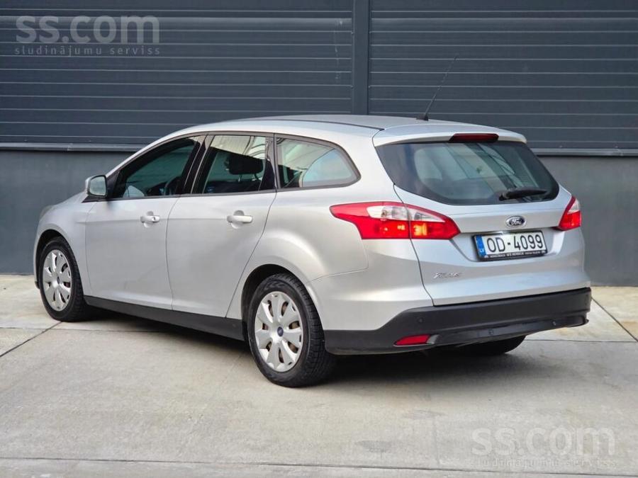 Pelēks Ford Focus 2014 Rīga, ar dzinēja tilpumu 1.60 L un nobraukumu 236 tūkst. km par 2990 €, foto 29 vietnē AUTOMOTO.COM.LV