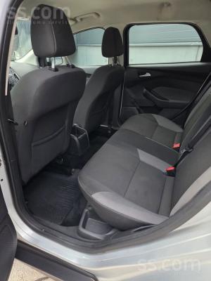 Pelēks Ford Focus 2014 Rīga, ar dzinēja tilpumu 1.60 L un nobraukumu 236 tūkst. km par 2990 €, foto 34 vietnē AUTOMOTO.COM.LV